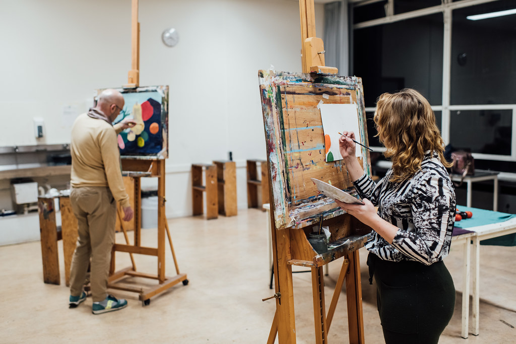 Painting class in English | SKVR, The Creative Network